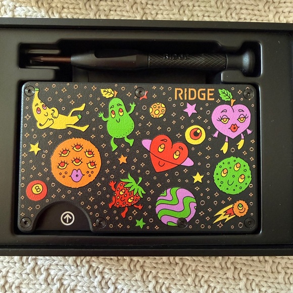 Ridge | Accessories | New Rare Design Ridge Black And Multicolor Key ...